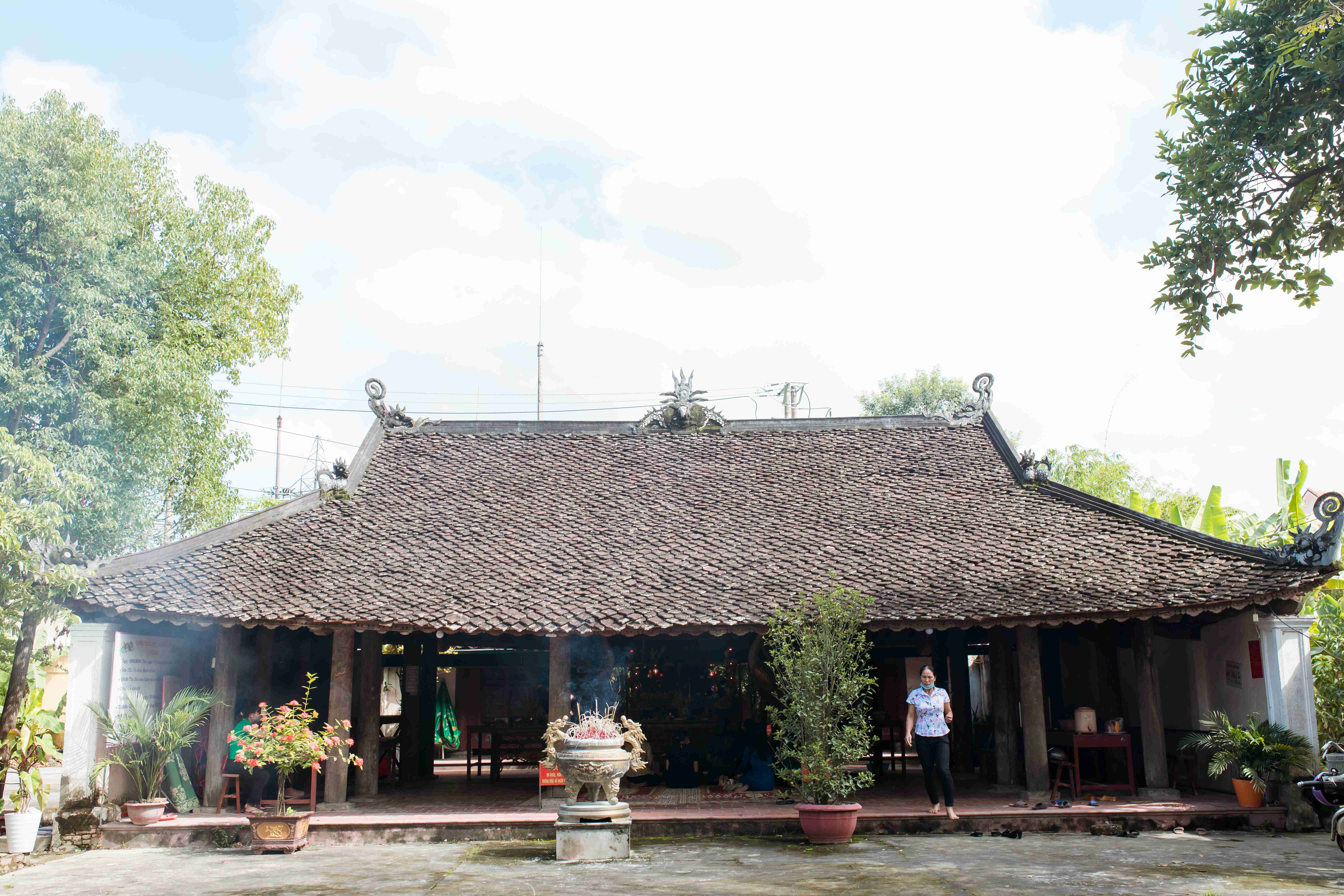 Duc Hoang Temple - Do Luong