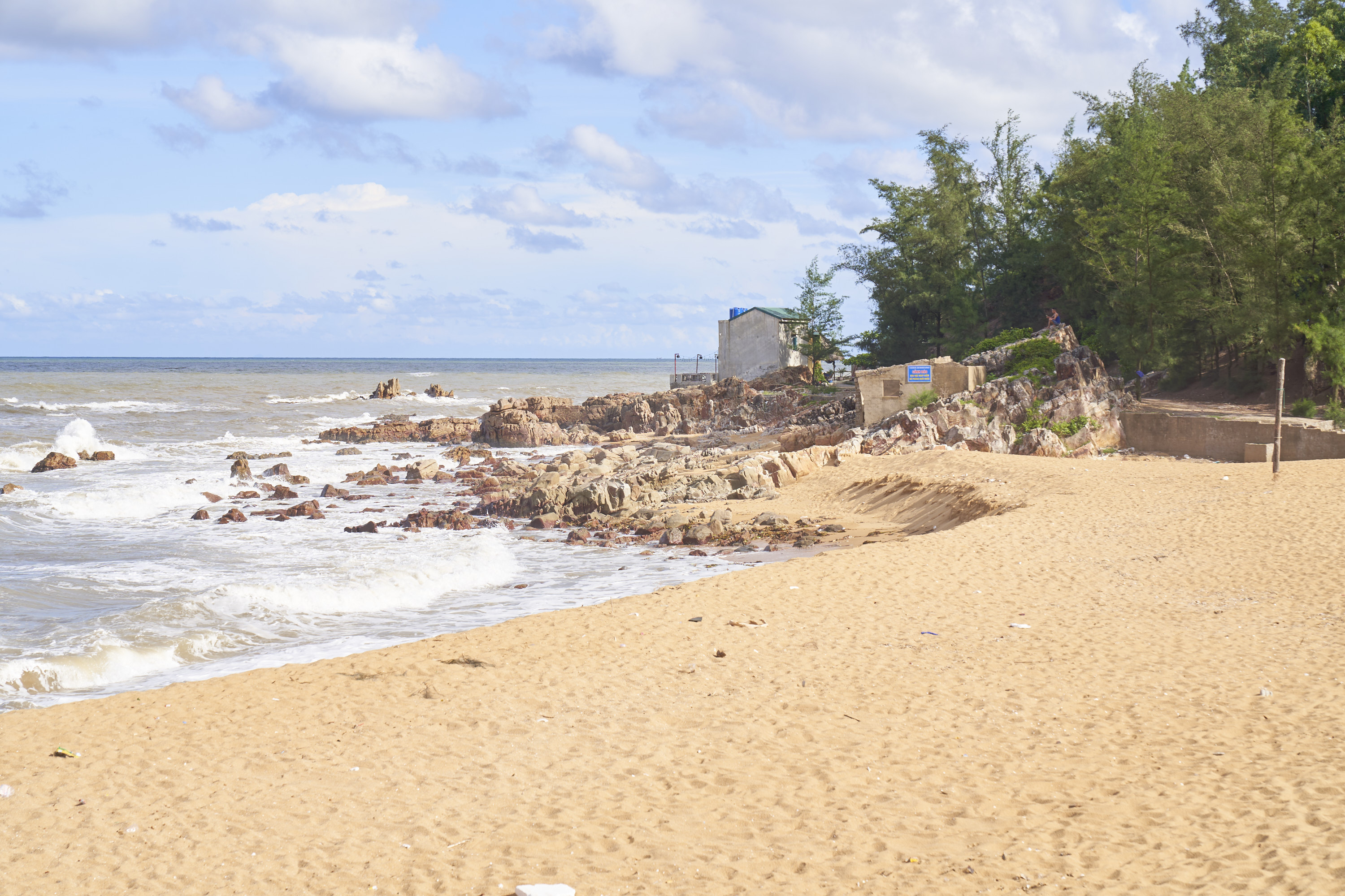 QUYNH LAP BEACH – HOANG MAI TOWN