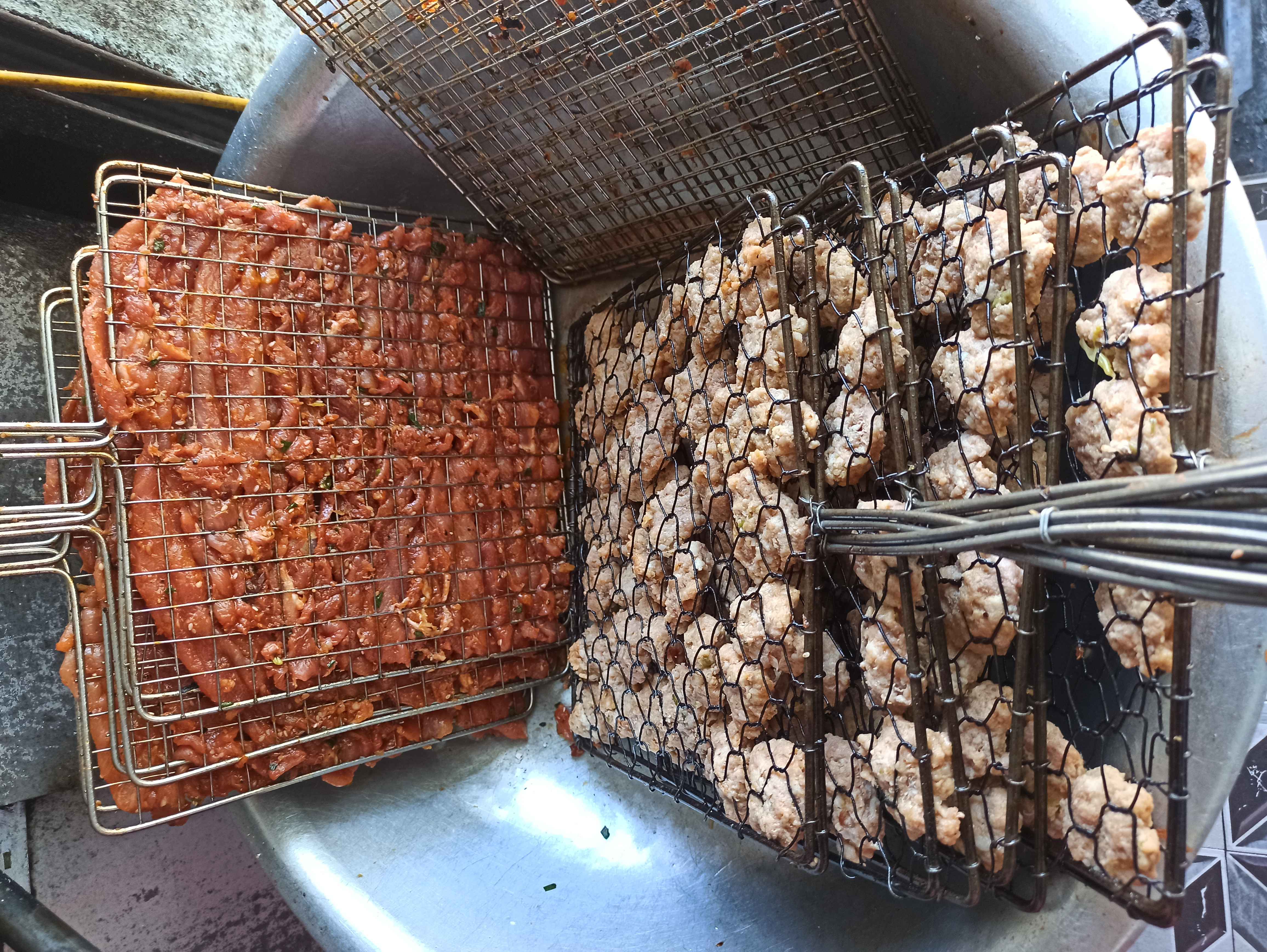 Bac Binh - Hanoi kebab rice noodles