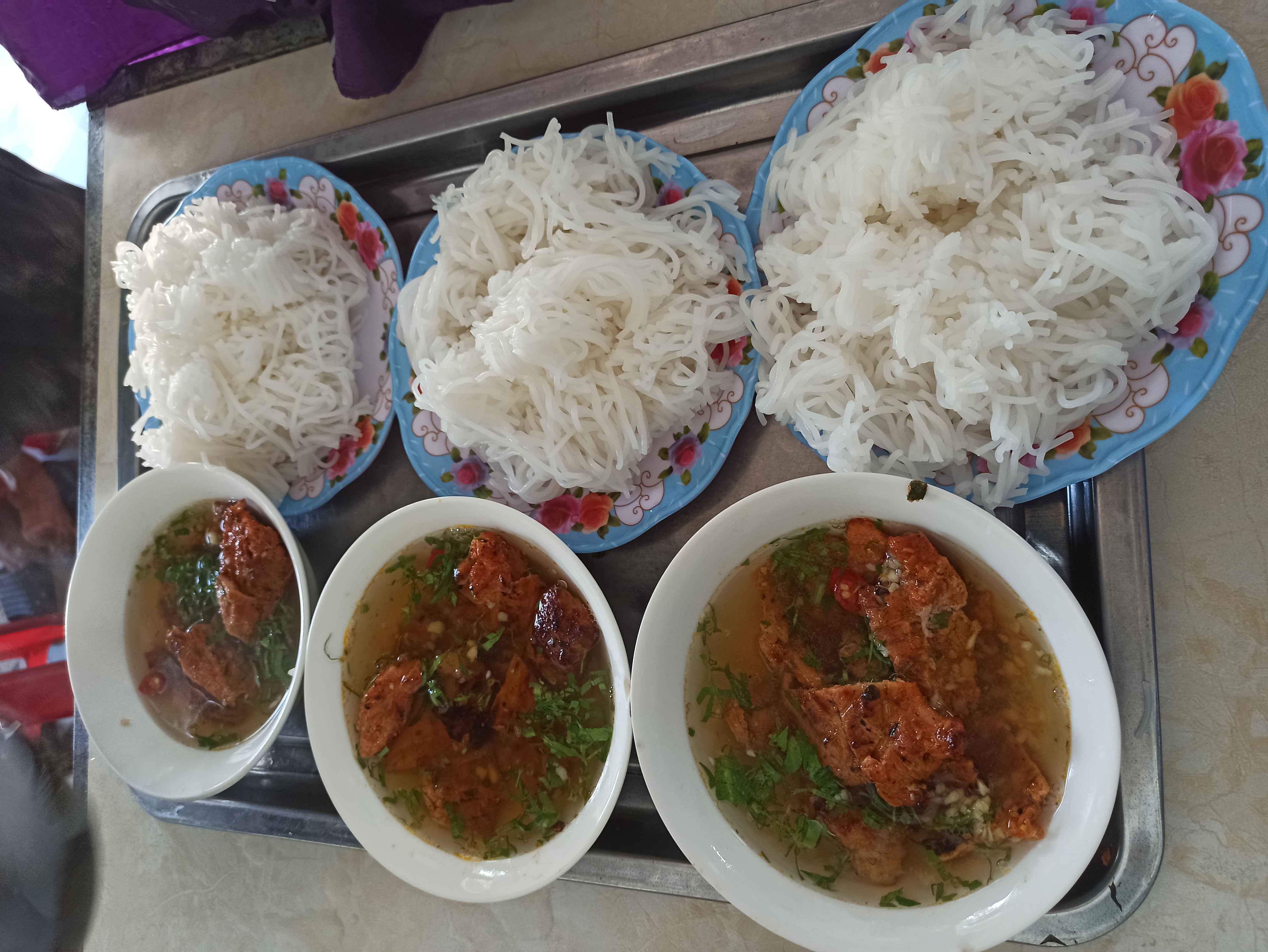 Bac Binh - Hanoi kebab rice noodles